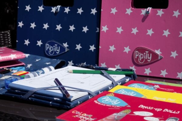 Travel Tips: Pipity Activity Sets - Mini Travellers - Family Travel ...