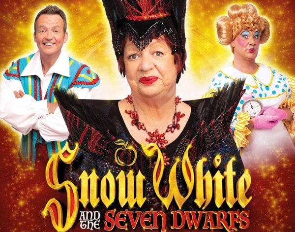 Ultimate Christmas Panto Guide 2019! - Mini Travellers - Family Travel ...